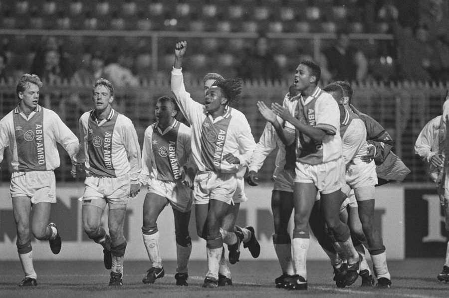 Team van Toen | Musampa: Het begon allemaal op dat grasveldje – KIKI ...